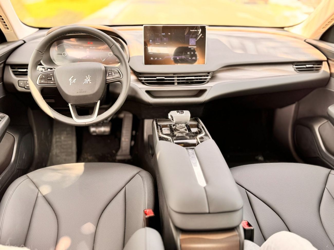 New HONGQI EQM5 HONGQI E-QM5 LUXURY WITH BLACK ROOF 2024 for sale in ...