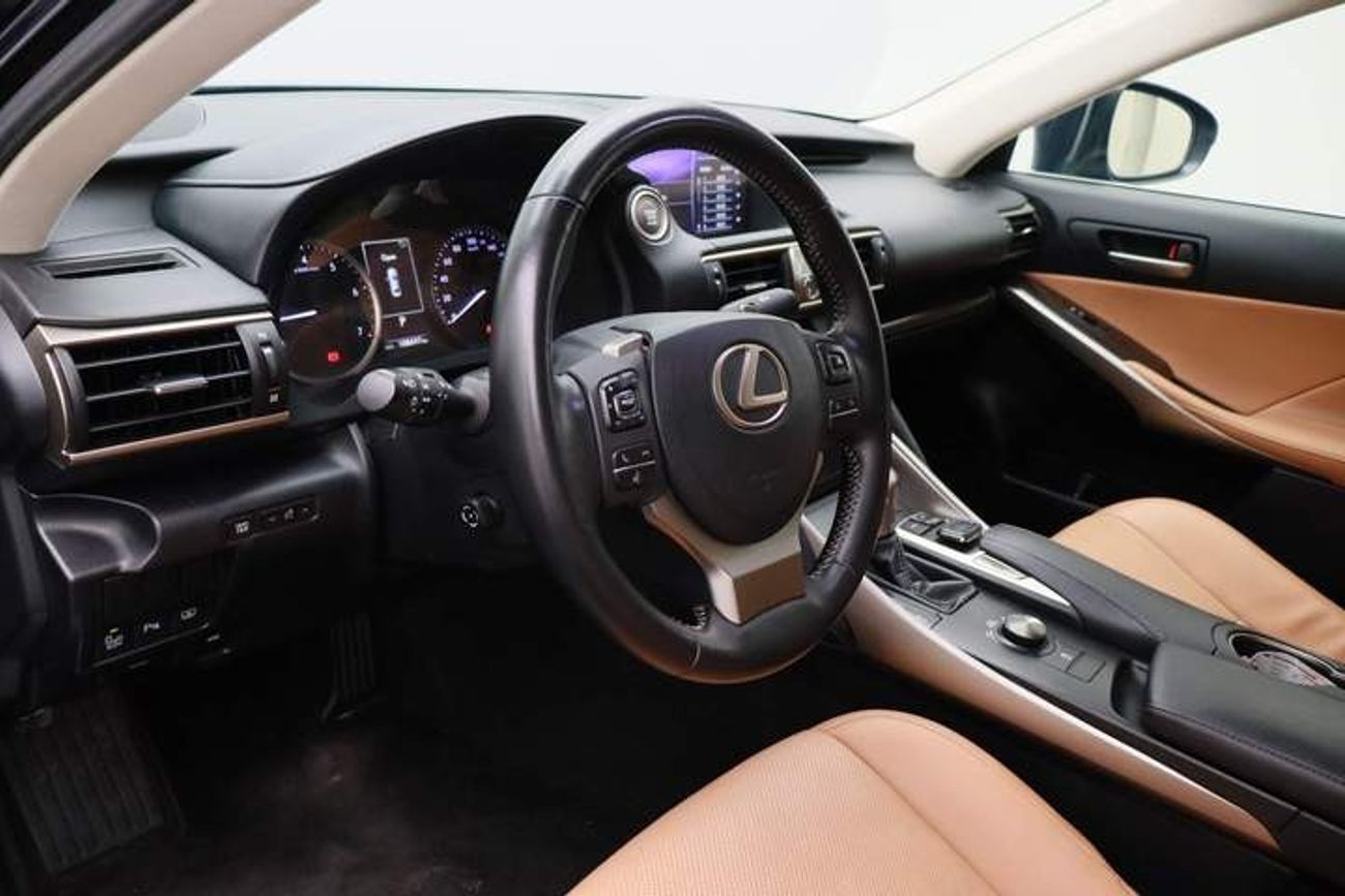 Used Lexus IS350 PLATINUM 3.5 2019 for sale in Dubai - 832748