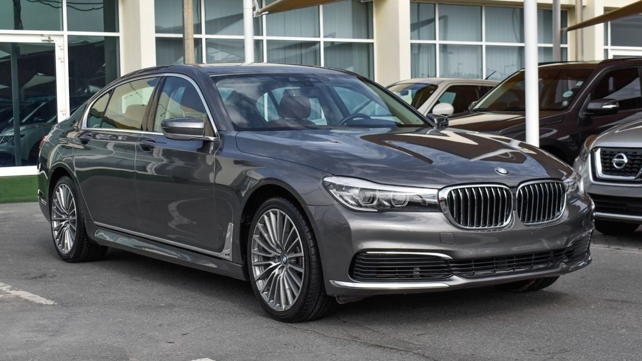 Used BMW 740Li 740i XDrive 2018 for sale in Dubai - 709304