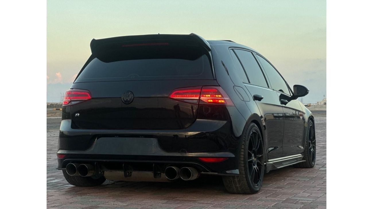 Used Volkswagen Golf R 2016 for sale in Dubai - 700508