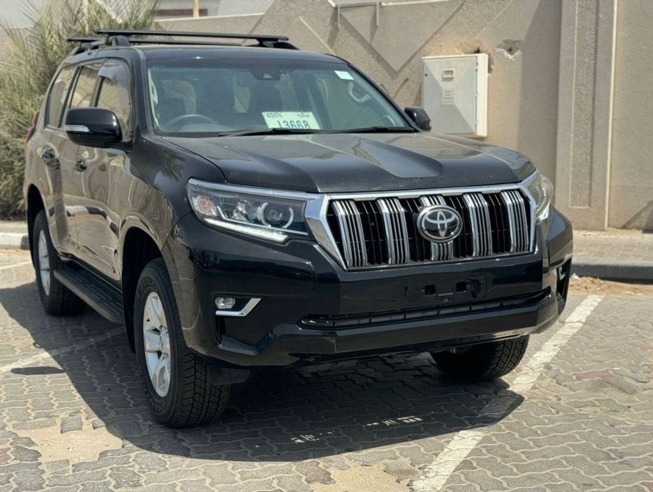 Used Toyota Land Cruiser 2022 for sale in Dubai - 777772
