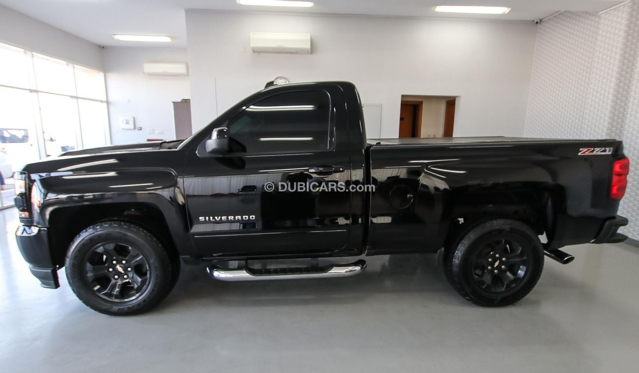 Used Chevrolet Silverado Z71 LT 2017 for sale in Dubai - 194412