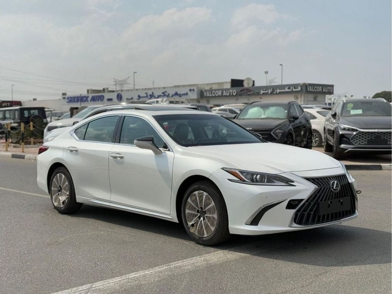 New Lexus ES300h ES 300H 2.0L 2025 for sale in Dubai - 816908
