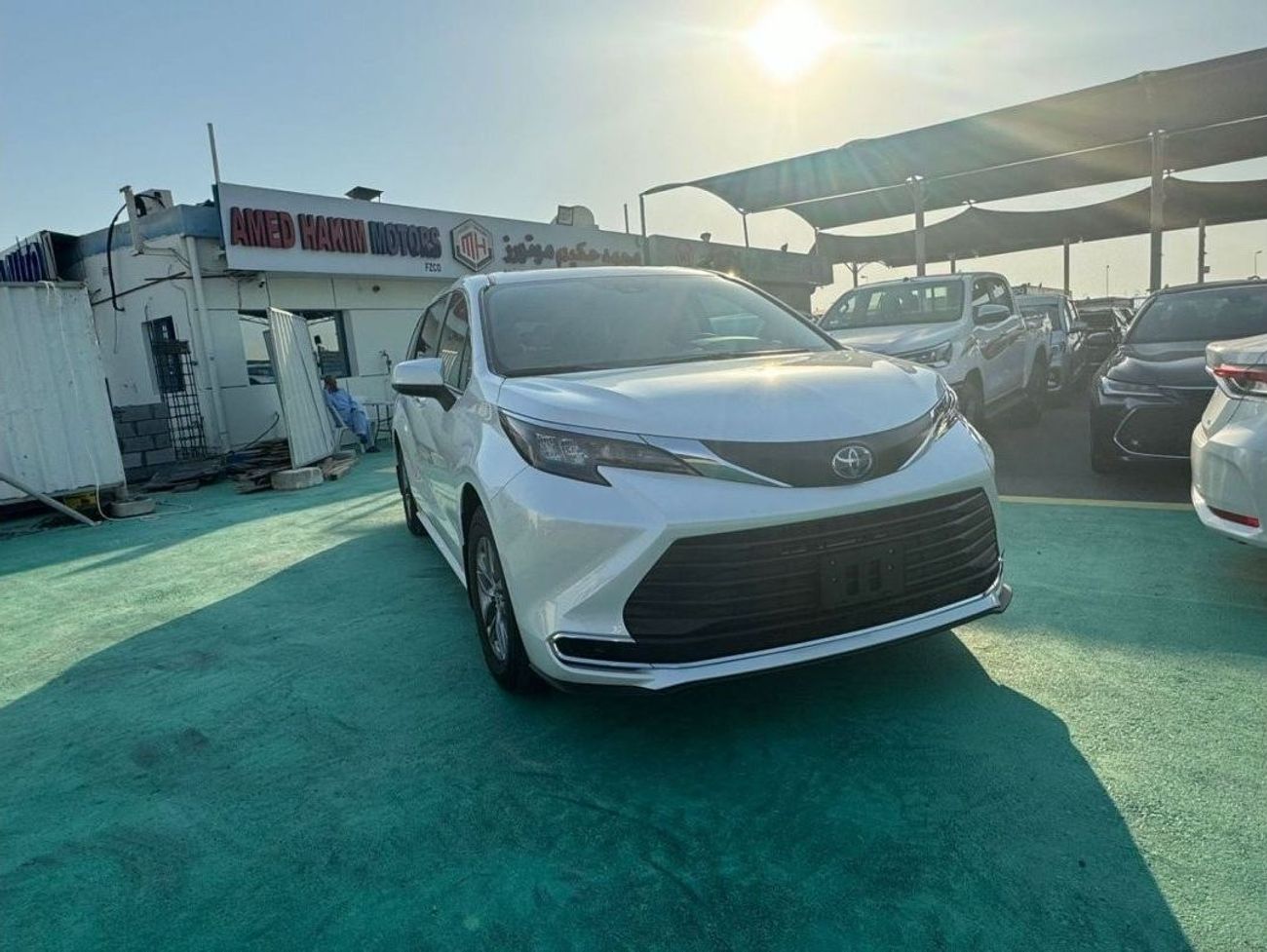 New Toyota Sienna 2.5L HYBRID XLE 2024 2024 for sale in Dubai - 745124