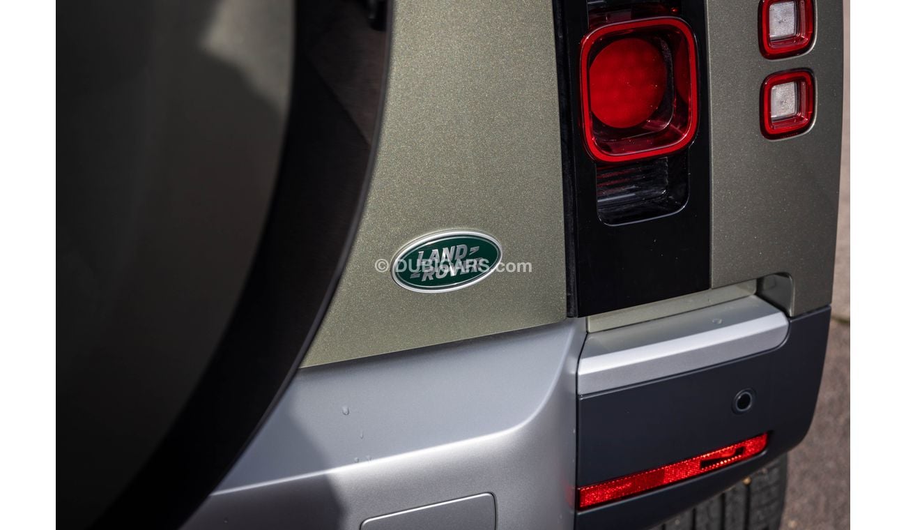 Used Land Rover Defender 110 Commercial RHD 2022 for sale in Dubai - 560179