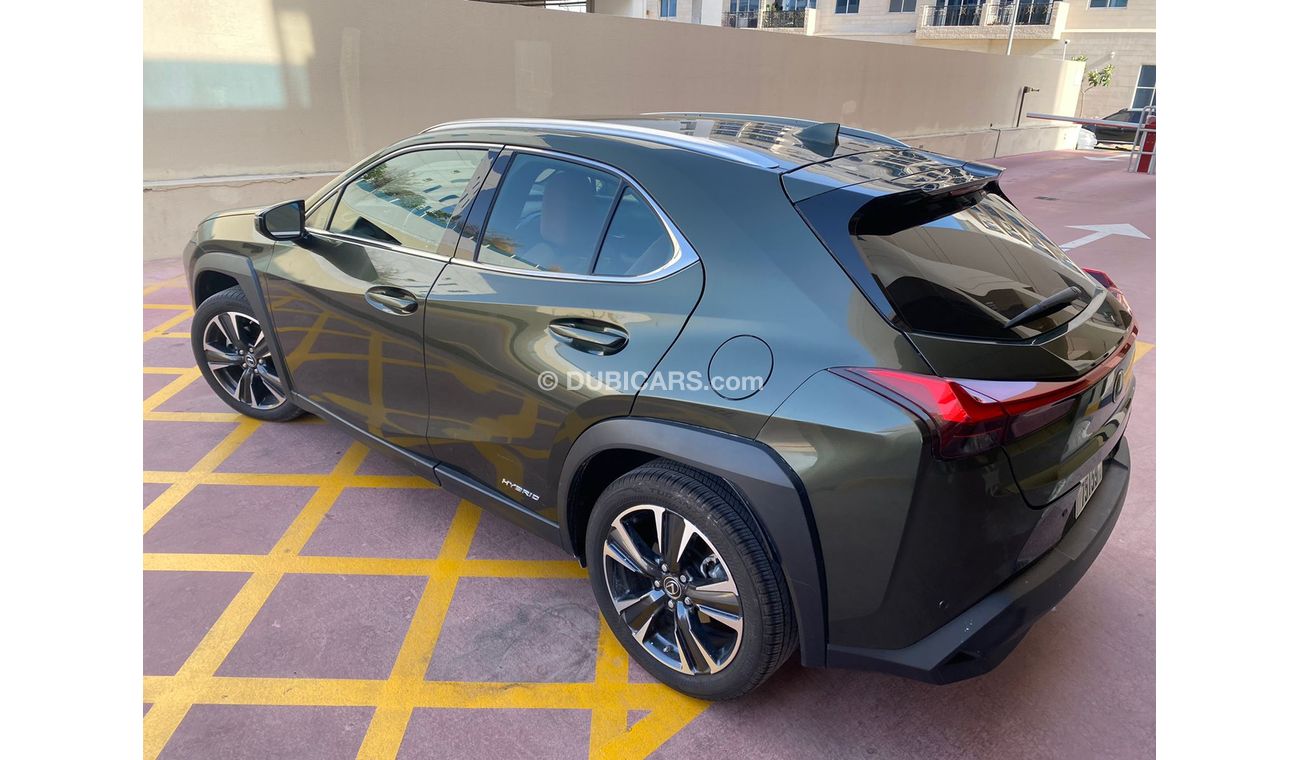 Used Lexus UX250h 2021 for sale in Dubai - 581939