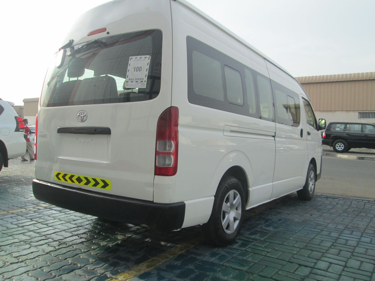 Used Toyota Hiace 2.7L HIACE HI ROOF FULL PASSNGER BUS MID OPTION 2017 ...