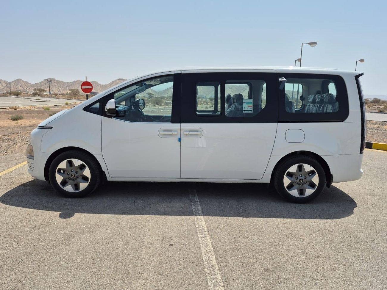 New Hyundai Staria 2.2 Turbo Diesel , Luxury , fully loaded without ...