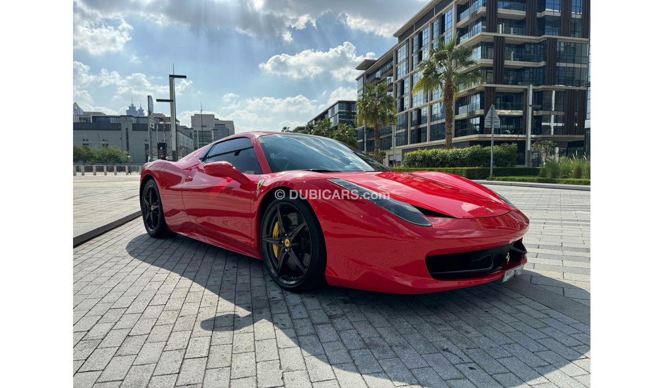 مستعملة فيراري 458 Spider 2013 للبيع في دبي - 702107