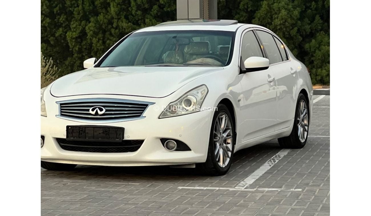 Used Infiniti G37 2010 for sale in Sharjah - 665329