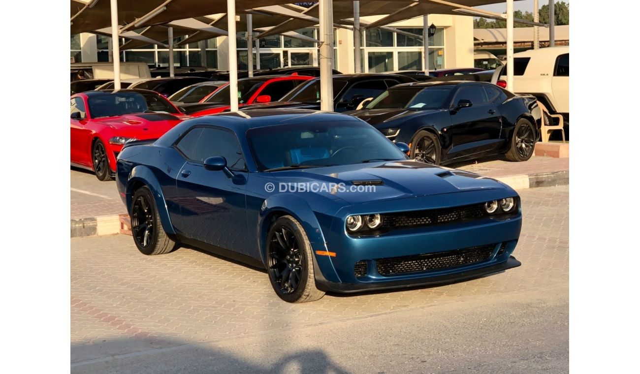 Used Dodge Challenger SXT Plus 2020 for sale in Sharjah - 560566