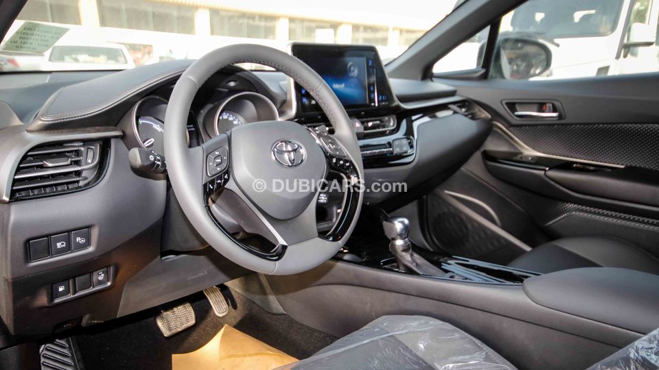New Toyota CHR Hybrid 2018 for sale in Dubai - 151552