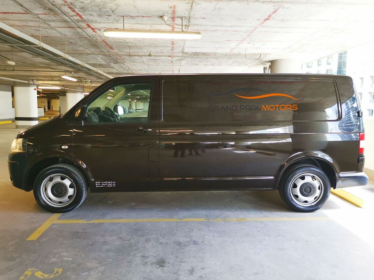 Used Volkswagen T5 Transporter 2015 for sale in Dubai - 728760