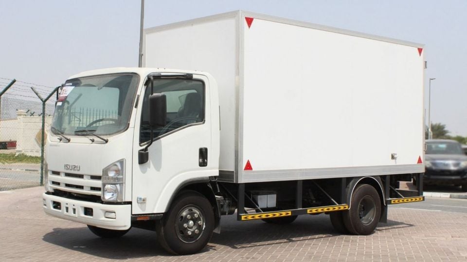 New Isuzu NPR 71 Dry Insulated Box 4.6L DSL MT 2023YM 2023 for sale in Dubai - 700161