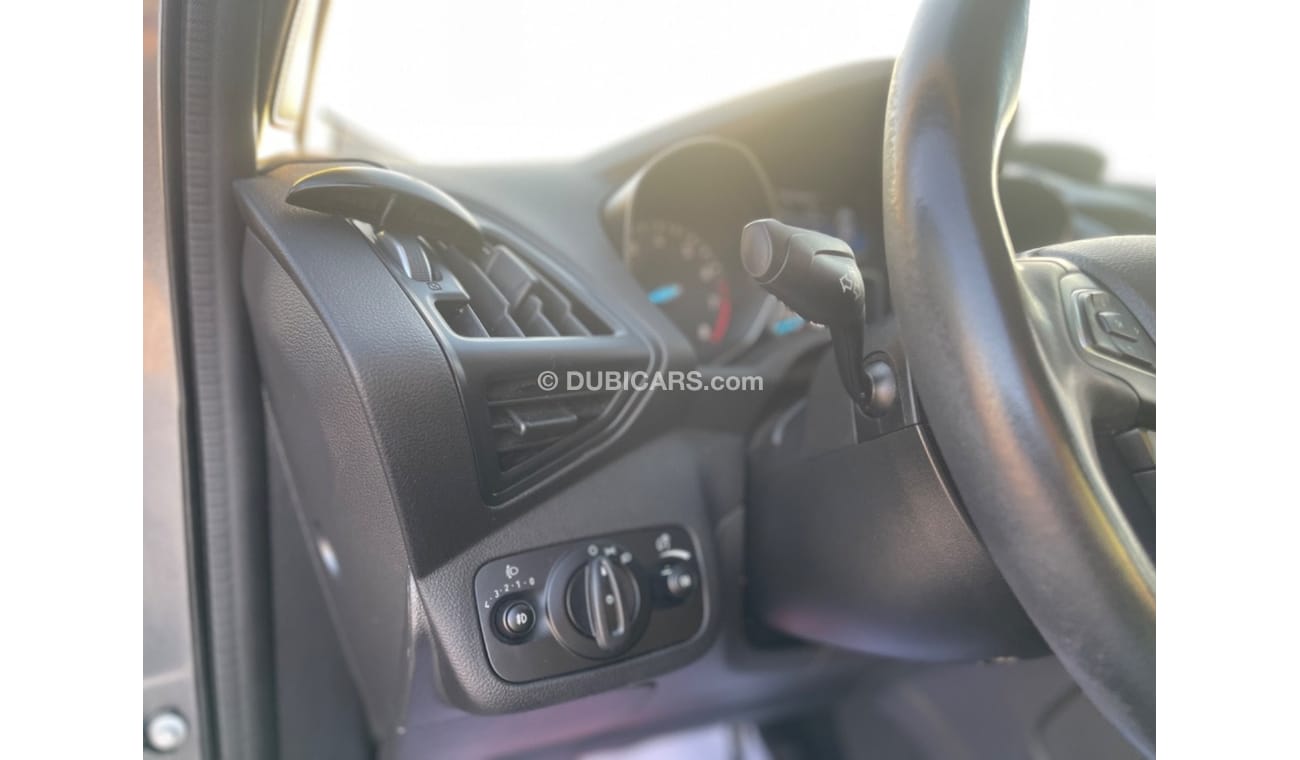 Used Ford Escape SE Banking facilities without the need for a first ...