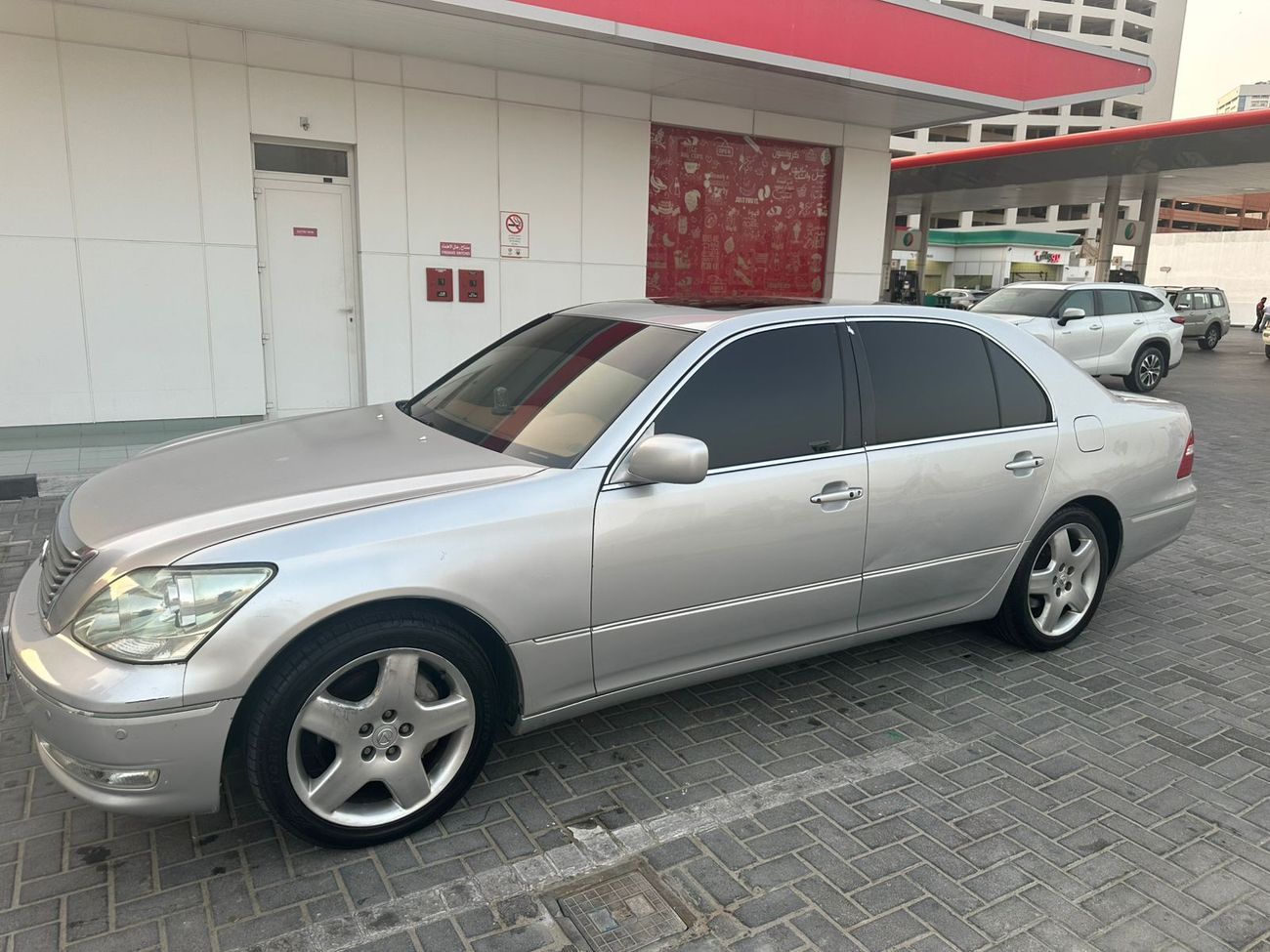 Used Lexus LS 430 2006 for sale in Dubai - 906142