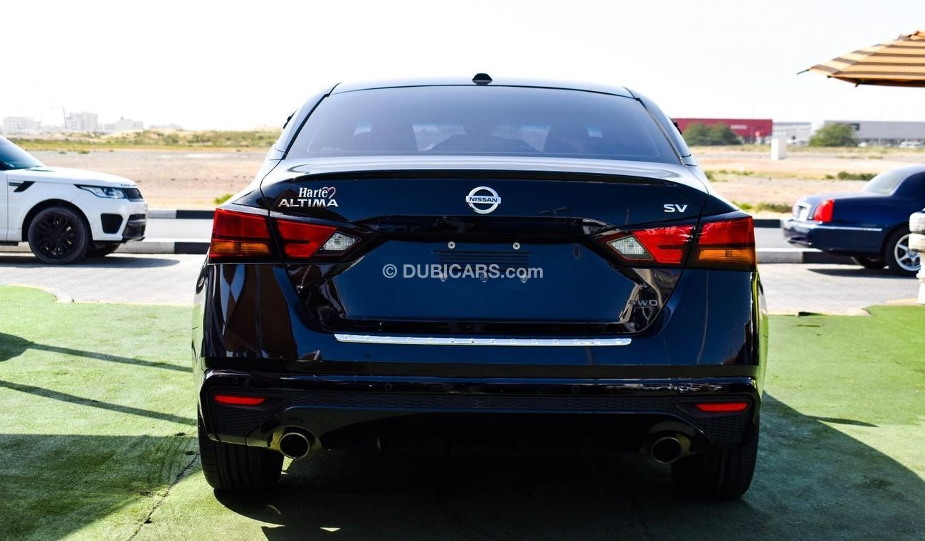 Used Nissan Altima SV 2020 for sale in Sharjah - 585389
