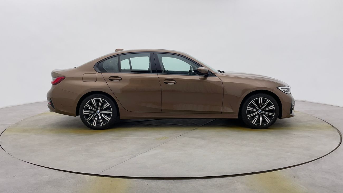 Used BMW 320i 320i 2000 2020 for sale in Dubai - 484694