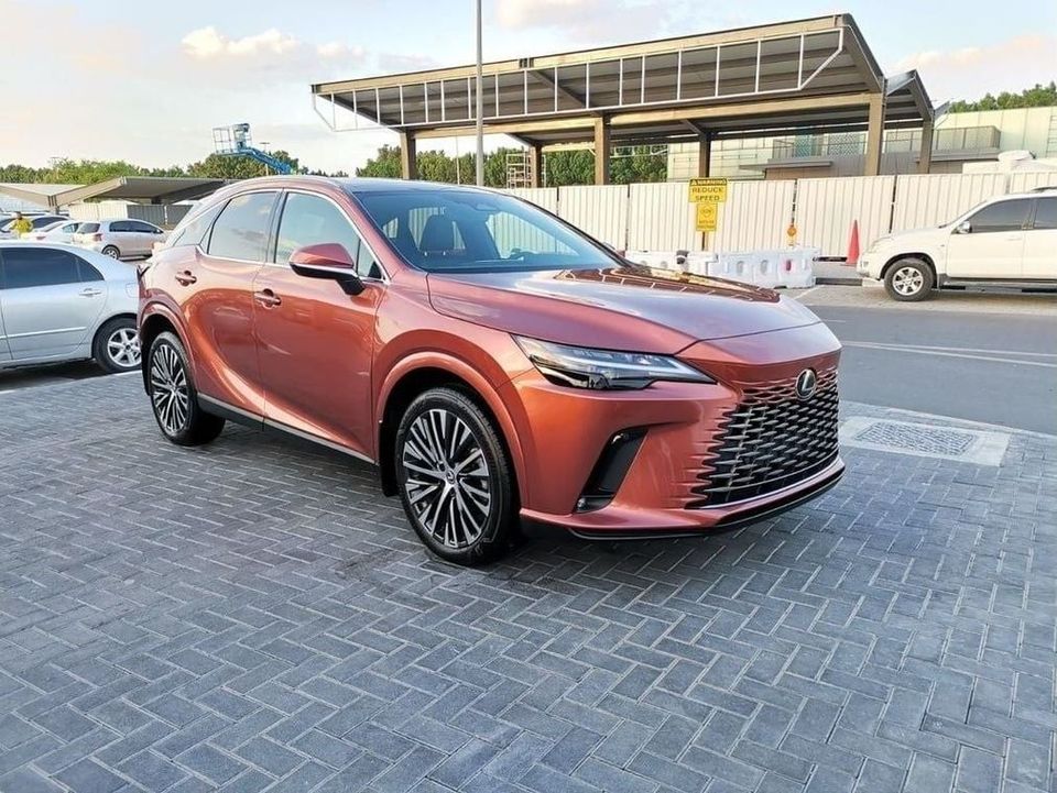 Used Lexus RX350 - 2023 - Copper Crest 2023 for sale in Sharjah - 803604