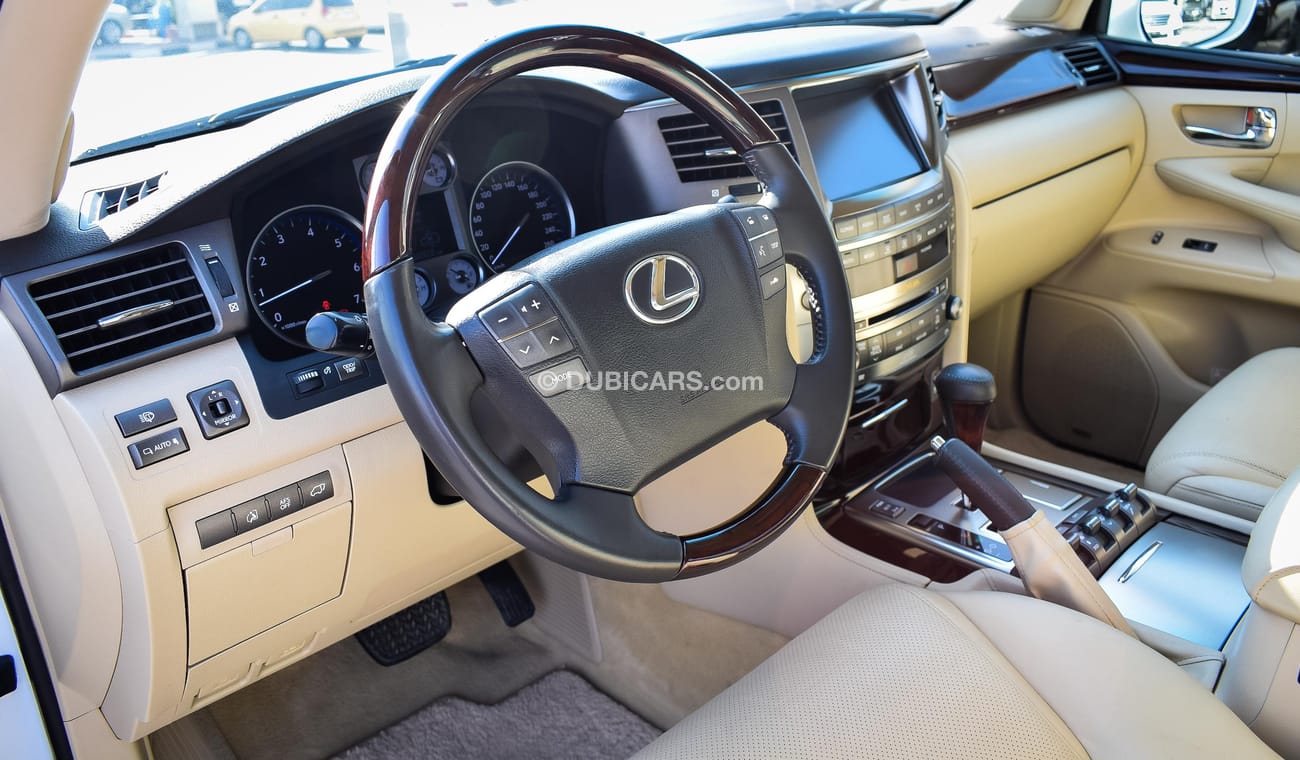 Used Lexus LX570 2011 for sale in Dubai - 198428