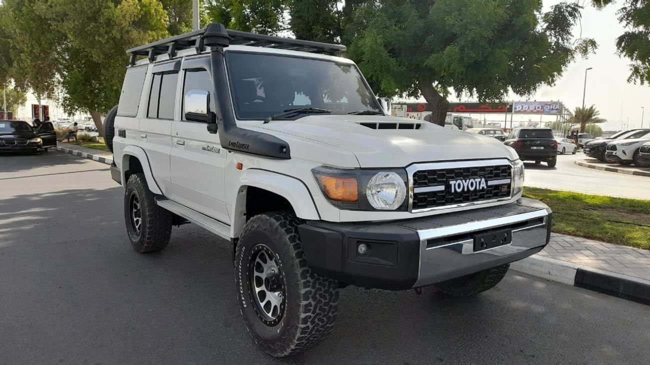 Used Toyota Land Cruiser 70 V8 1VD diesel manual low kms Right-Hand drive 2017 for sale in Dubai ...