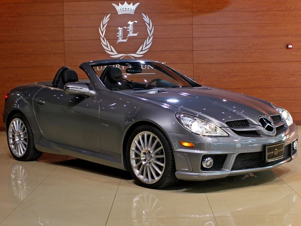Mercedes-Benz SLK 350 AMG for sale: AED 81,000. Grey/Silver, 2010