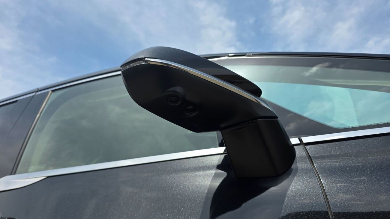 New Lexus LM 350h 2025 Lexus LM350H VIP 4-Seater 2025 for sale in Dubai - 802093