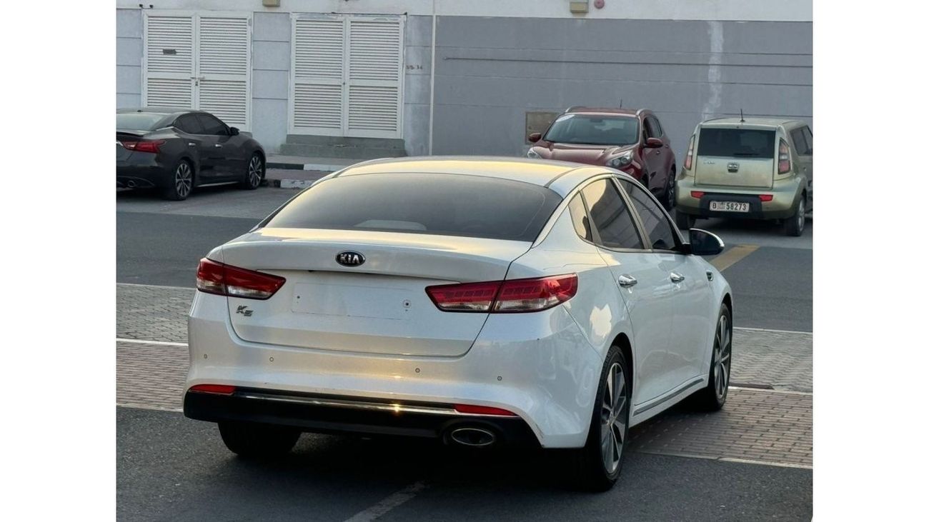 Used Kia K5 2018 for sale in Sharjah - 748858