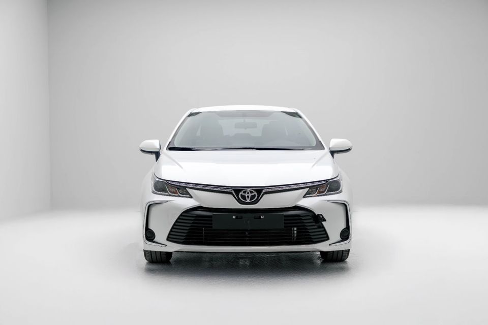 New Toyota Corolla XLI 2.0L - Platinum White Pearl Inside Fromage ...