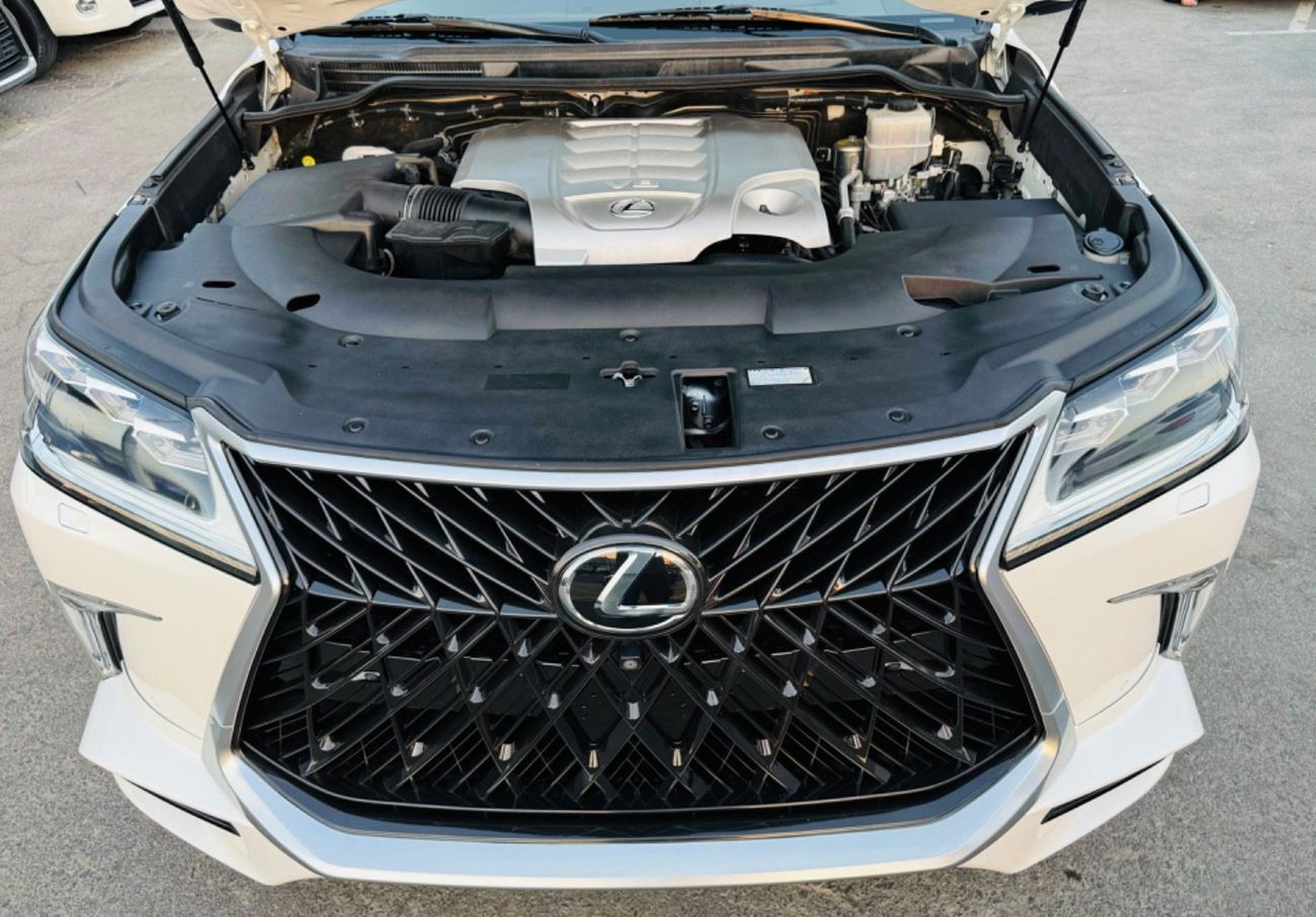 مستعملة لكزس LX 570 2017 للبيع في الشارقة - 861939