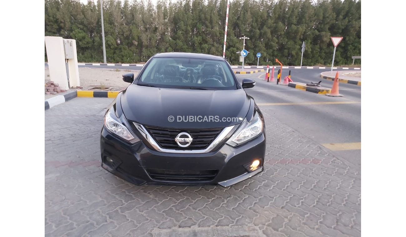 Used Nissan Altima SL Very Clean Car 2018 for sale in Dubai - 552981