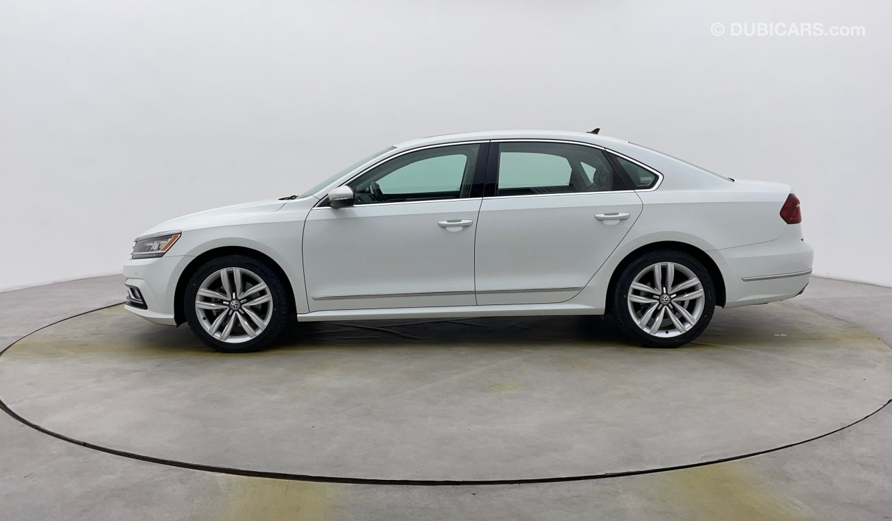 Used Volkswagen Passat SEL 2500 2017 for sale in Dubai - 484349