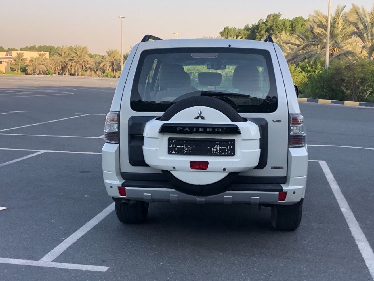 Used Mitsubishi Pajero GLS MODEL 2014 GCC PERFECT CONDITION INSIDE AND ...