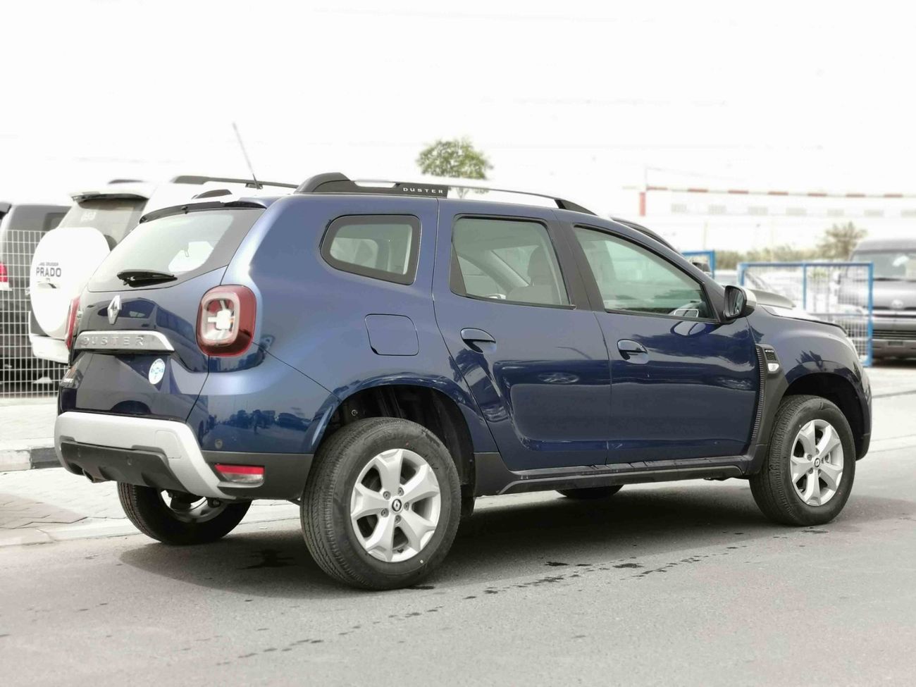 جديدة رينو داستر 2.0L, 16" Rims, Parking Sensor Rear, Push Start Button ...