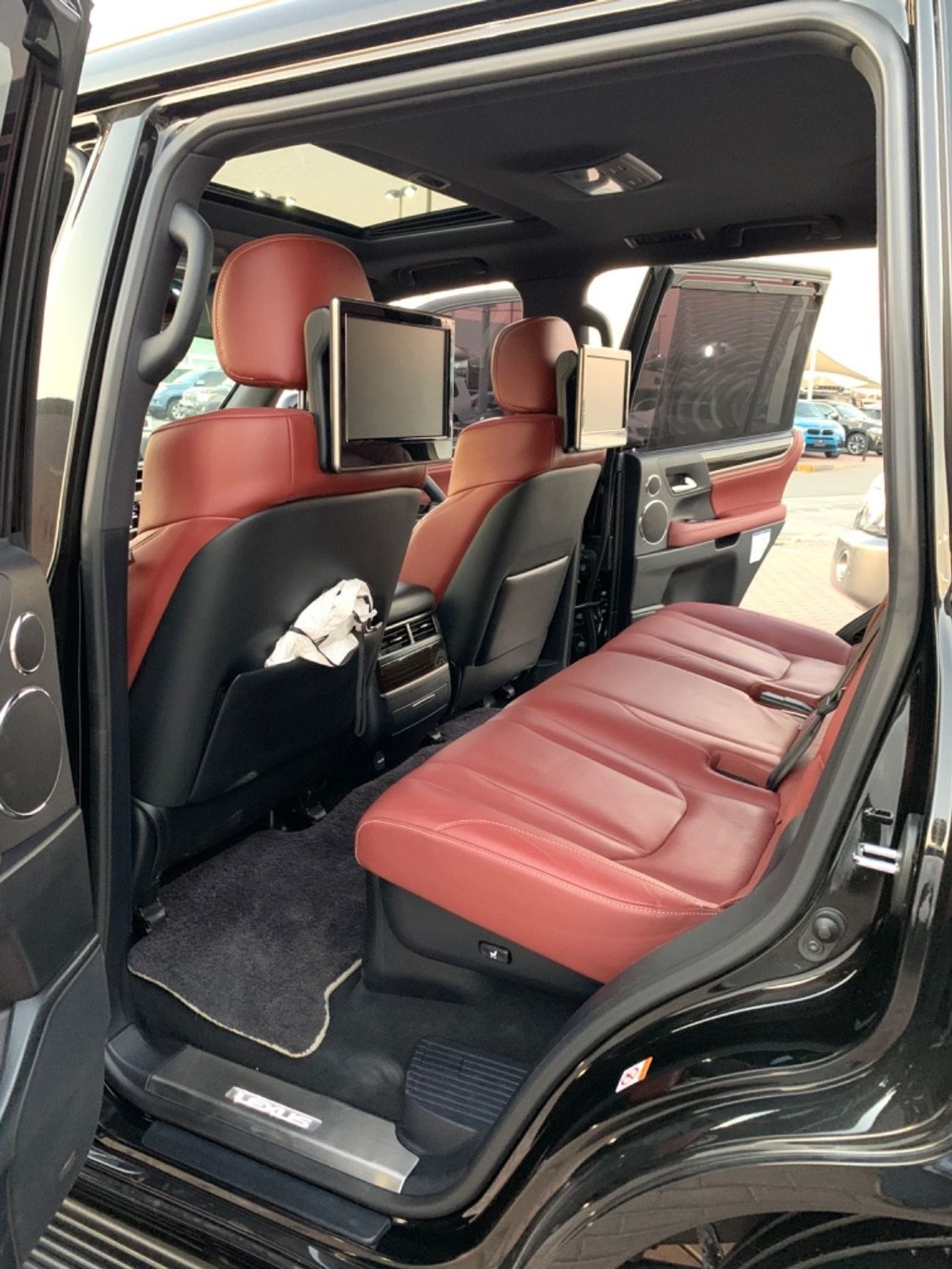 Used Lexus LX570 Signature 2019 for sale in Sharjah - 703497