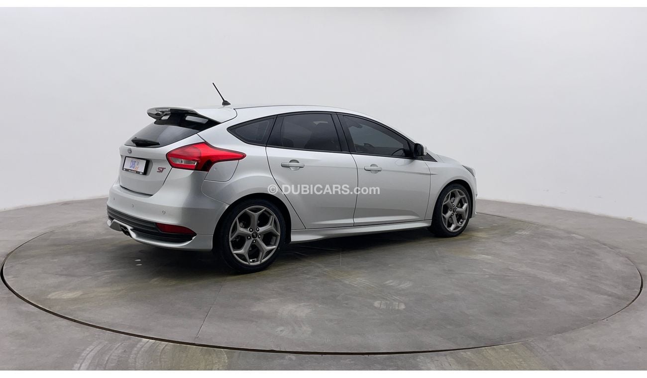 Used Ford Focus ST 2000 2018 for sale in Dubai - 472717