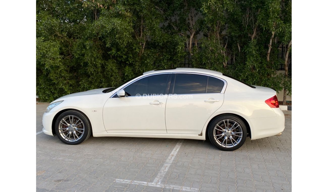 Used Infiniti G37 2013 for sale in Sharjah - 579220