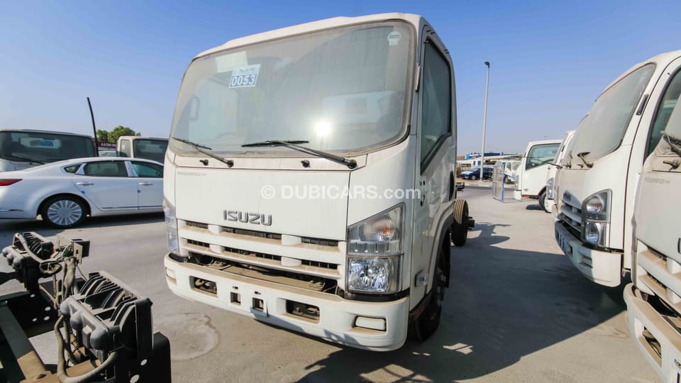 New Isuzu Reward NPR short chassis ((NEW)) 2016 for sale in Dubai - 124647