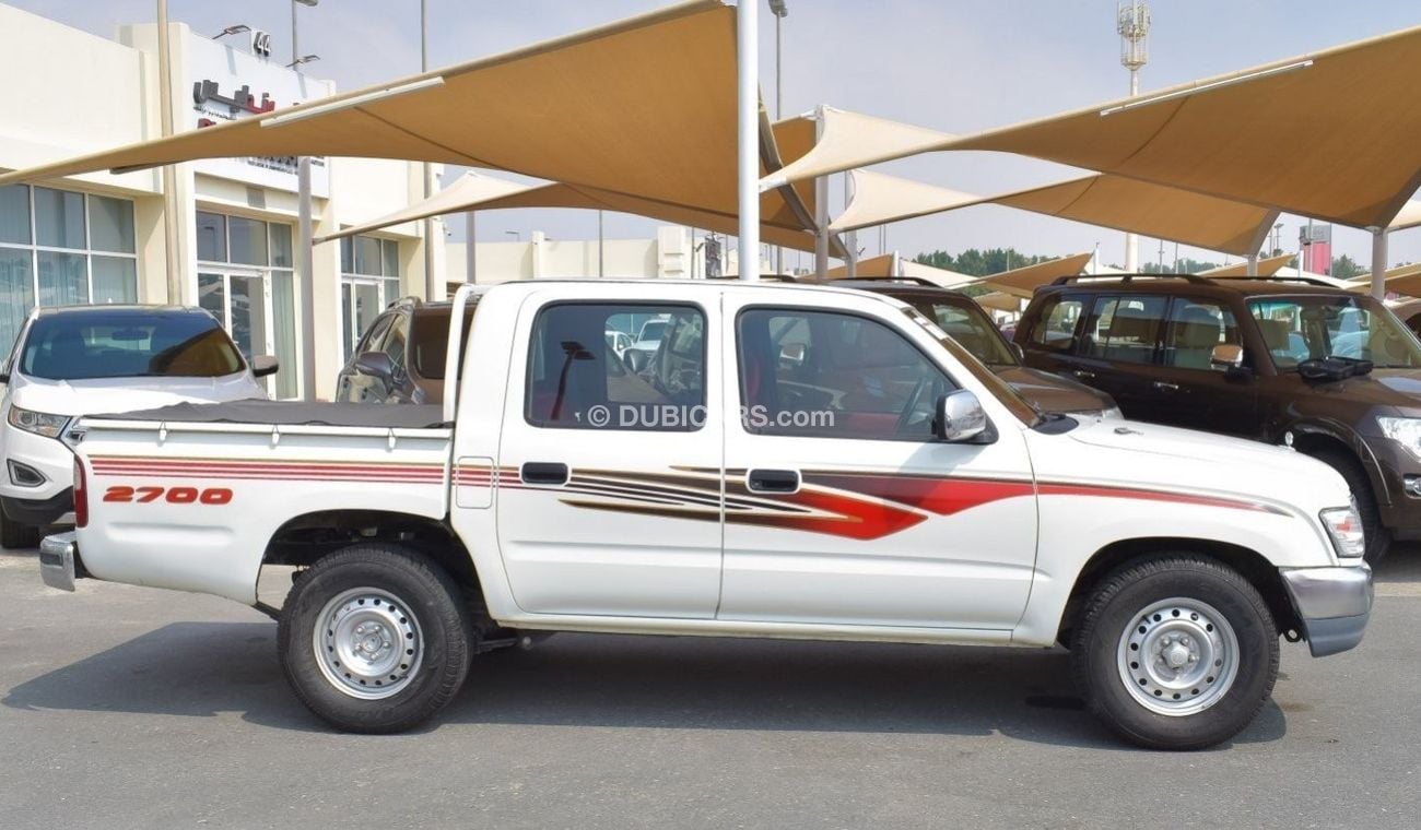 Used Toyota Hilux 2004 for sale in Dubai - 593343