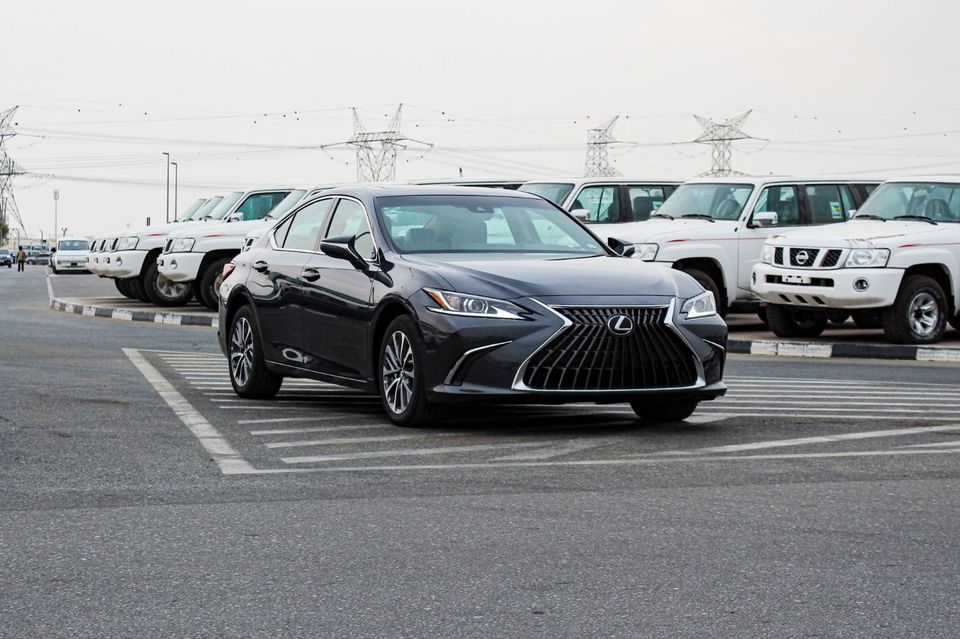 New BRAND NEW LEXUS ES250 AWD 2022 2022 for sale in Dubai - 714394