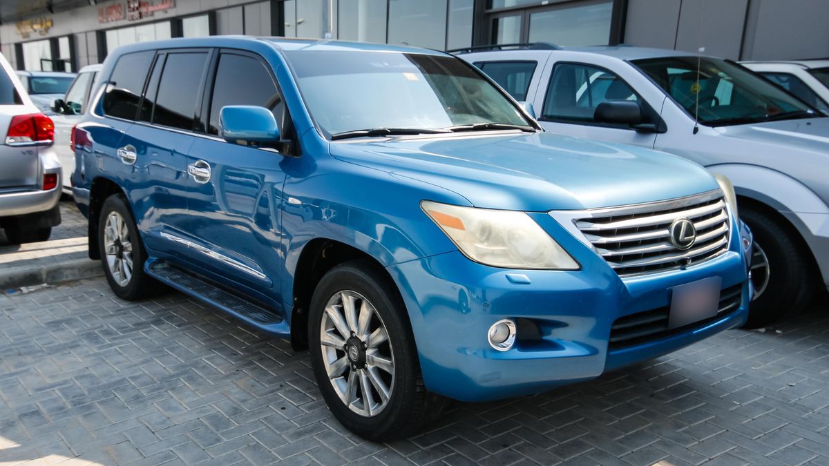 Lexus LX 570 for sale: AED 120,000. Blue, 2008