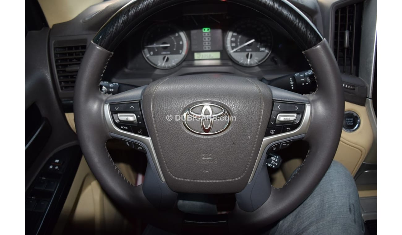 Used Toyota Land Cruiser 2016 for sale in Dubai - 756900