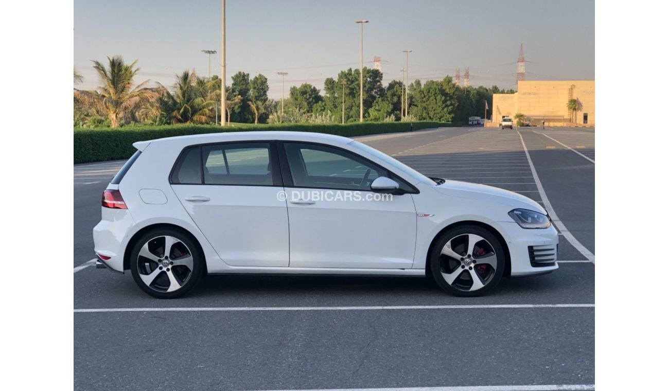 Used Volkswagen Golf GTI 2014 for sale in Dubai - 550959