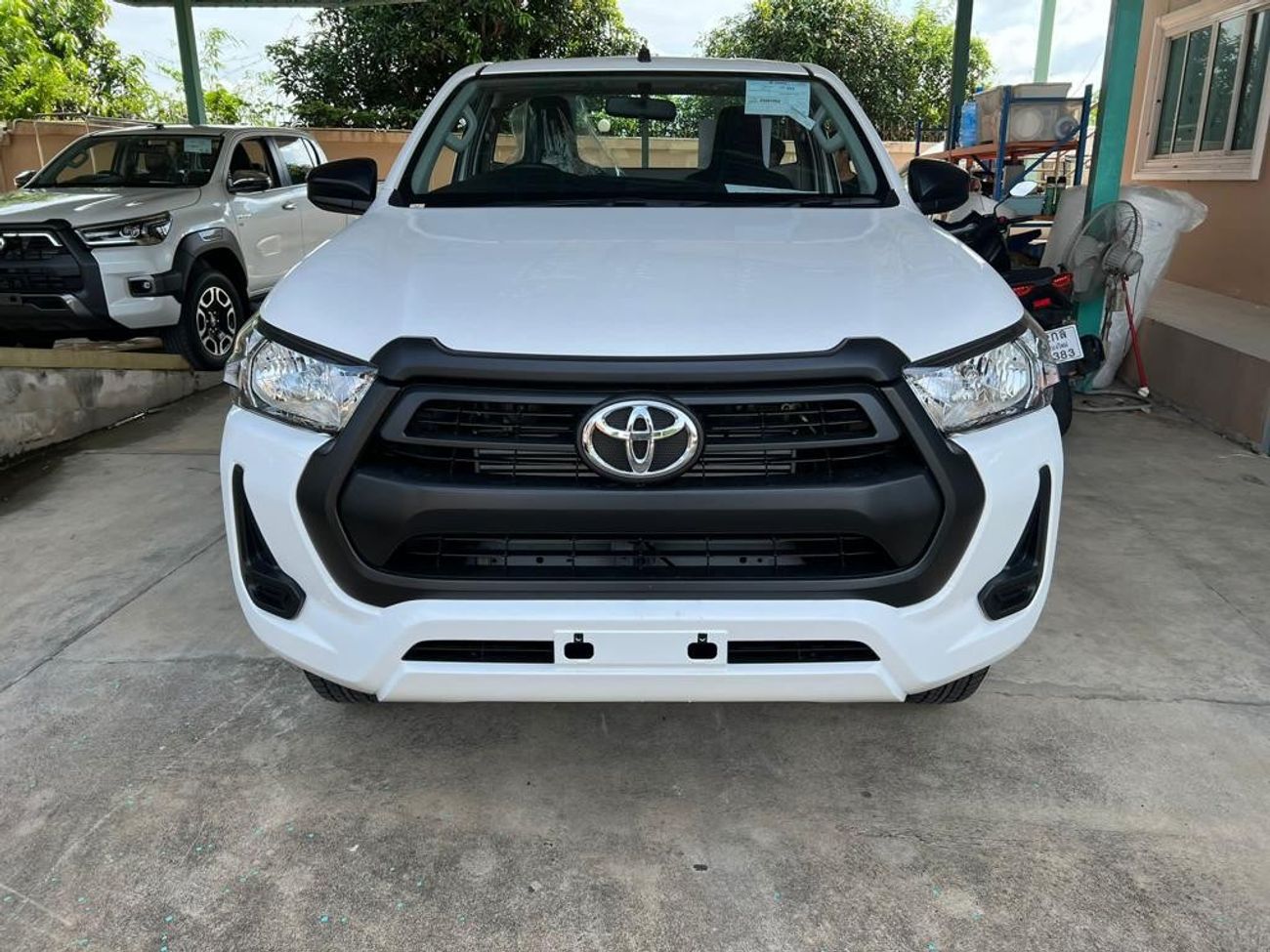 New Toyota Hilux RHD 2.8 DIESEL 4X4 AUTO 2023 for sale in Dubai - 772904