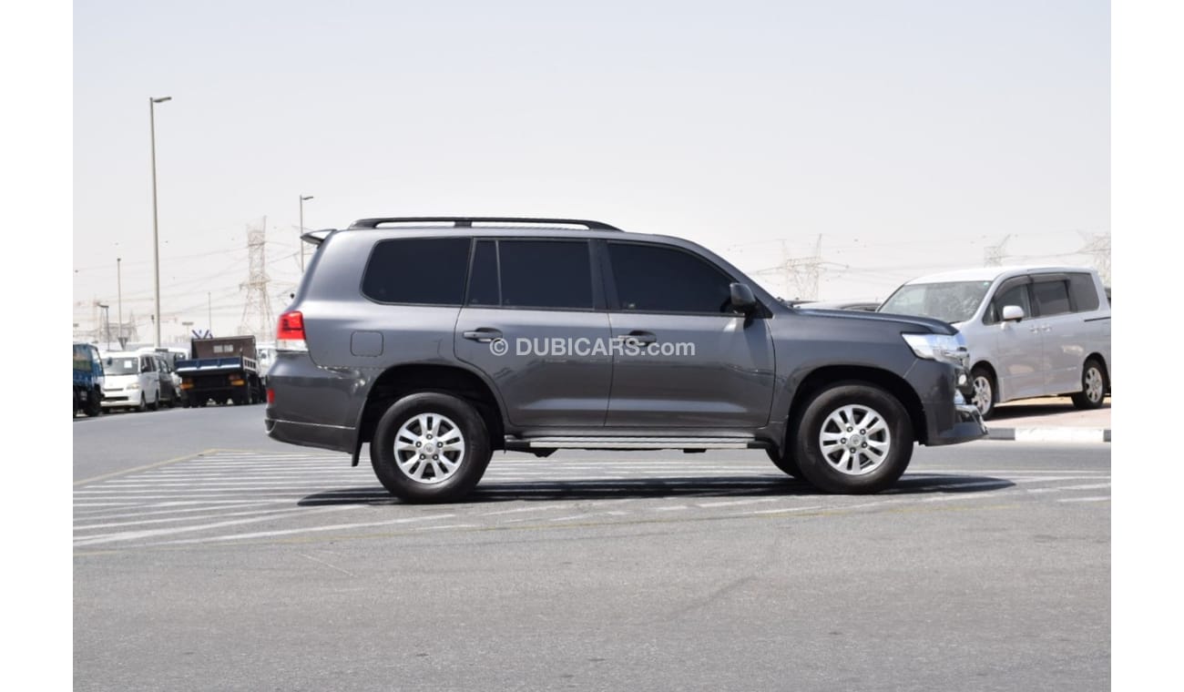 Used Toyota Land Cruiser 2010 for sale in Dubai - 621716