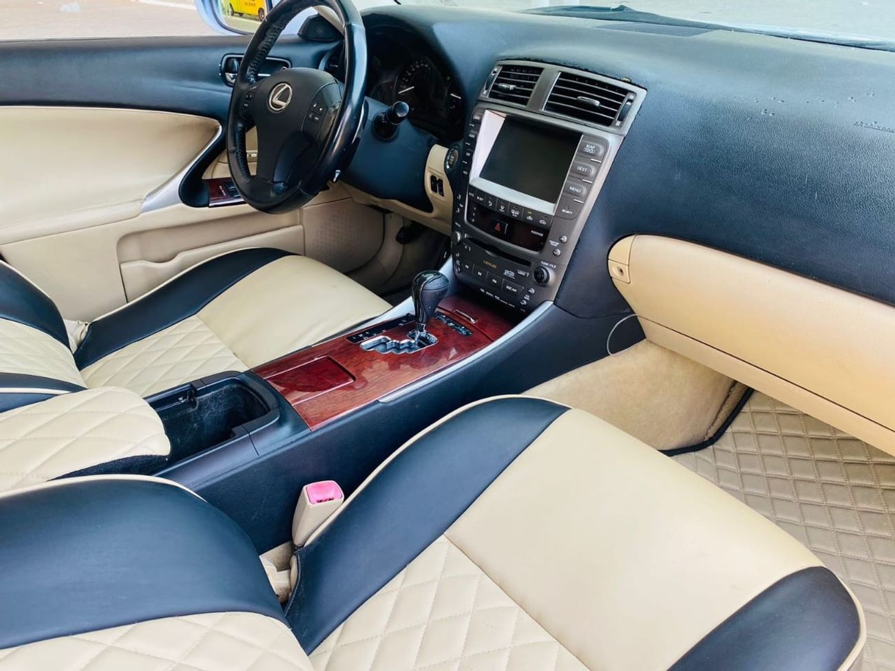 Used Lexus IS300 Good condition car GCC 2007 for sale in Dubai - 741236