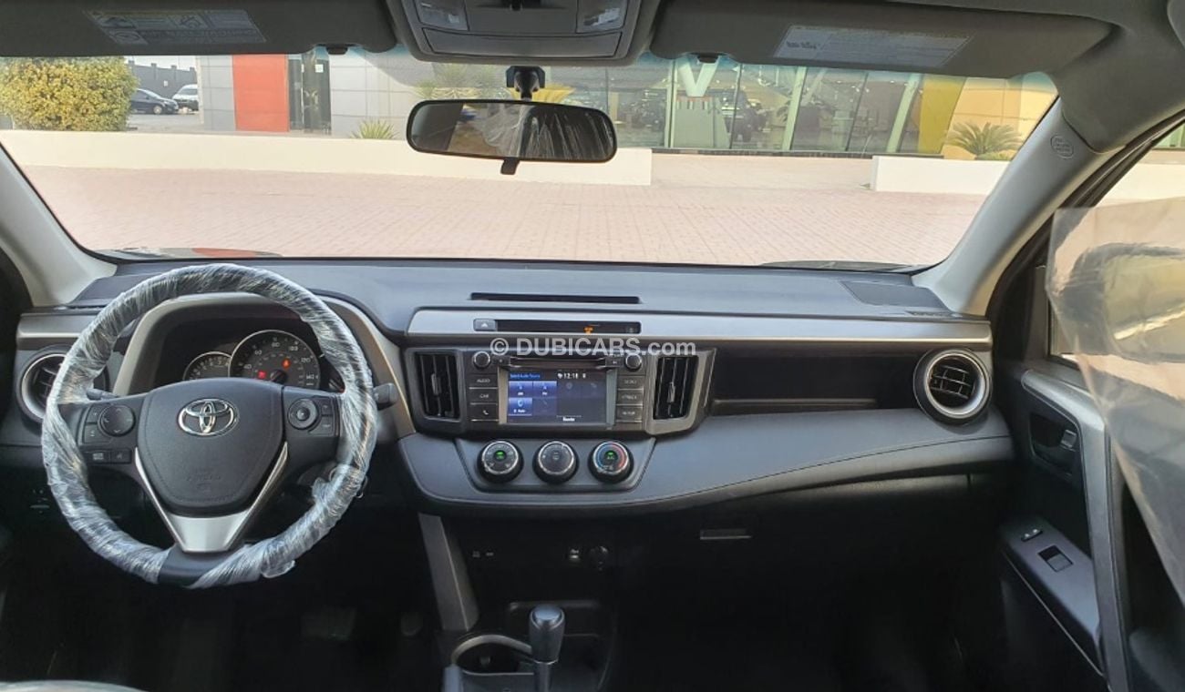 Used Toyota RAV4 2.4L V4 2016 for sale in Sharjah - 641936