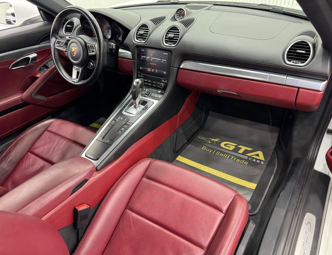 Used S 2.5L A/T 2017 Porsche 718 Cayman S, Service History, GCC 2017 ...