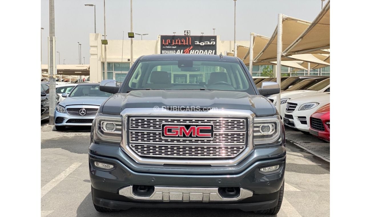 Used GMC Sierra 2500 Denali 2017 for sale in Dubai - 640216