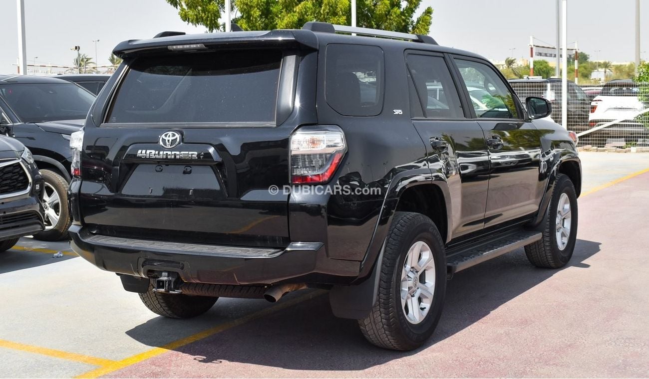 Used Toyota 4Runner SR5 V6 2021 for sale in Dubai - 667578